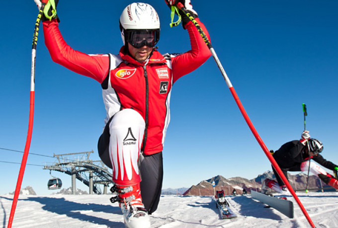 Speedstar Mario Scheiber dehnt sich … | dolomitenstadt