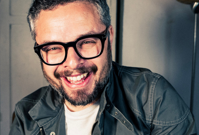 Kabarett mit Gabriel Castañeda – wir verlosen Karten! | dolomitenstadt