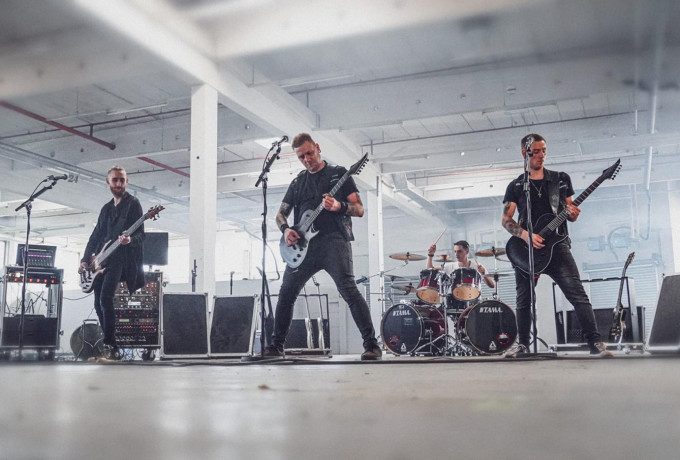 Vier Metalheads rocken gegen Gewalt an Frauen | dolomitenstadt