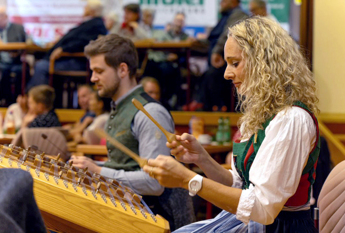 „Hackbrettler“ trafen sich zum 25. Mal in Osttirol | dolomitenstadt